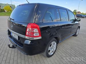 Black Opel Zafira 2010 in Riga, with an engine capacity of 1.70 L and mileage of 345 thousand km for 3000 €, photo 6 on AUTOMOTO.COM.LV