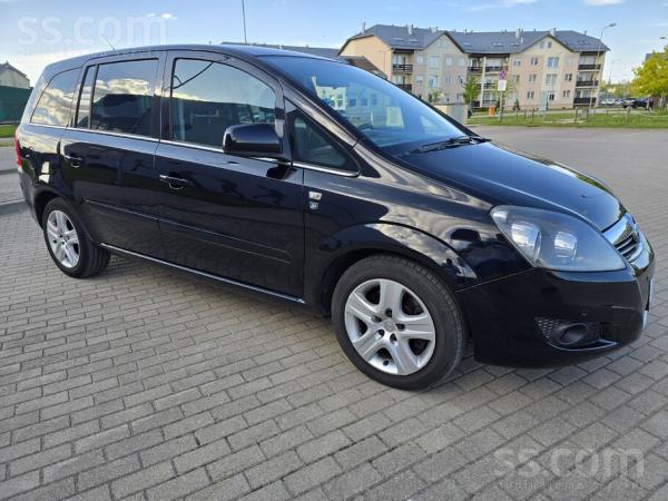 Black Opel Zafira 2010 in Riga, with an engine capacity of 1.70 L and mileage of 345 thousand km for 3000 €, photo 9 on AUTOMOTO.COM.LV