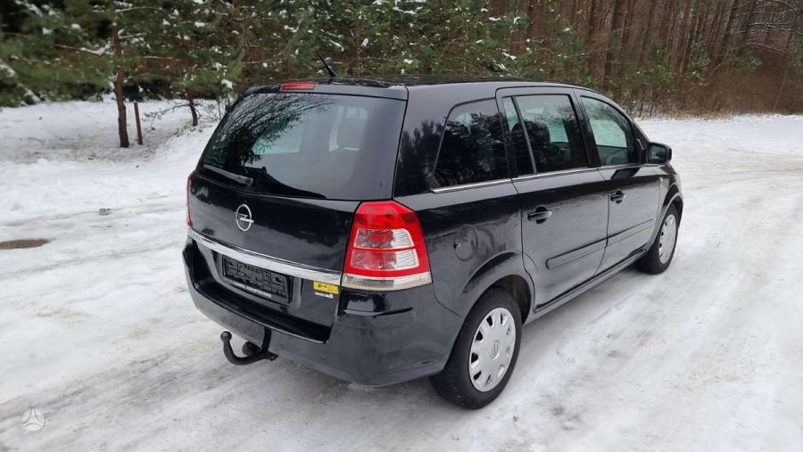 Black Opel Zafira 2010 in Vilnius, with an engine capacity of 1.80 L and mileage of 160 thousand km for 2600 €, photo 26 on AUTOMOTO.COM.LV