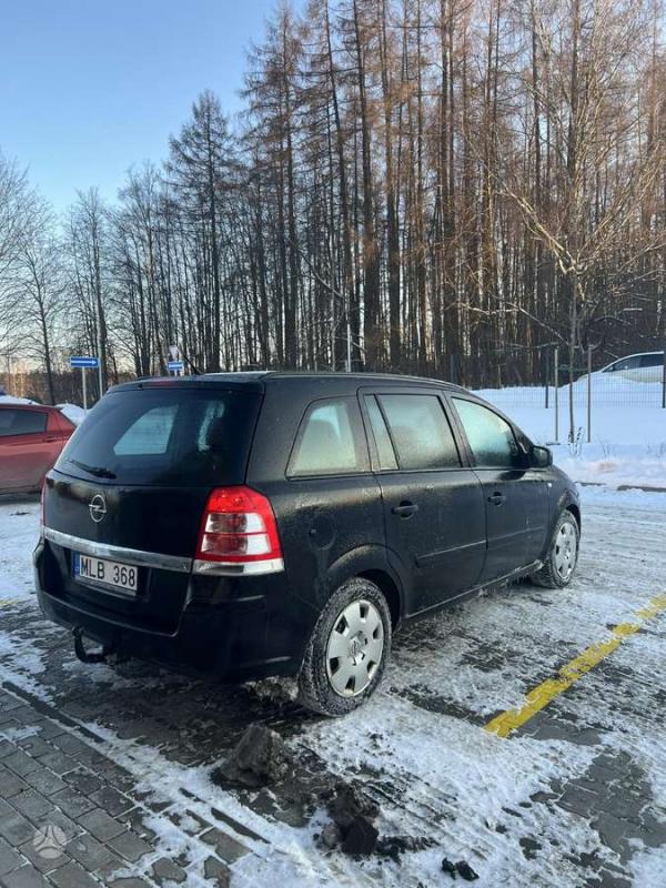 Black Opel Zafira 2010 in Vilnius, with an engine capacity of 1.70 L and mileage of 241 thousand km for 3200 €, photo 5 on AUTOMOTO.COM.LV