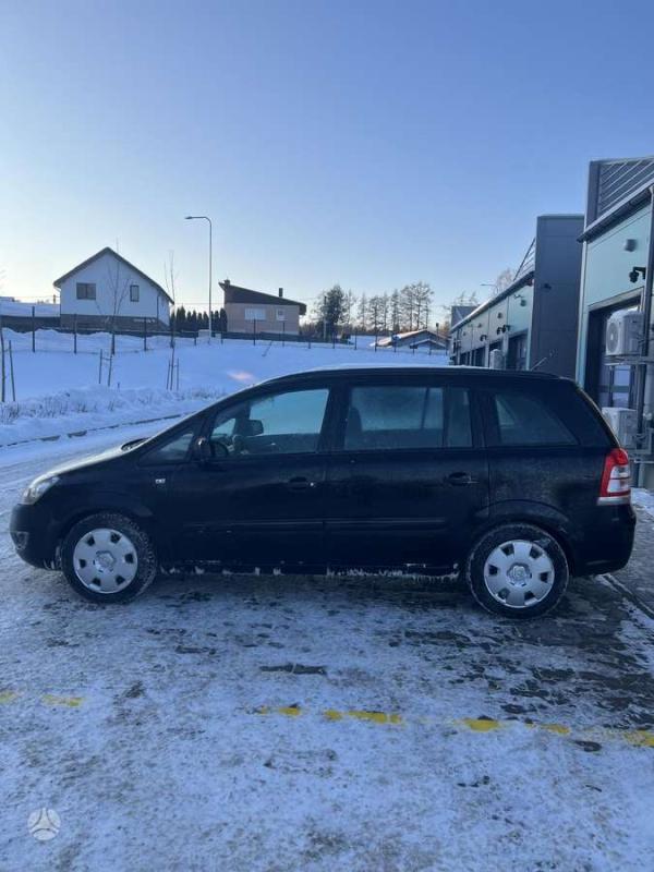 Black Opel Zafira 2010 in Vilnius, with an engine capacity of 1.70 L and mileage of 241 thousand km for 3200 €, photo 7 on AUTOMOTO.COM.LV