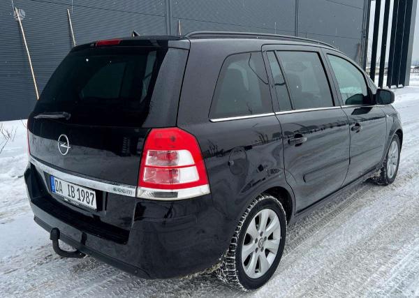 Melns Opel Zafira 2010 Viļņa, ar dzinēja tilpumu 1.70 L un nobraukumu 209 tūkst. km par 3400 €, foto 3 vietnē AUTOMOTO.COM.LV