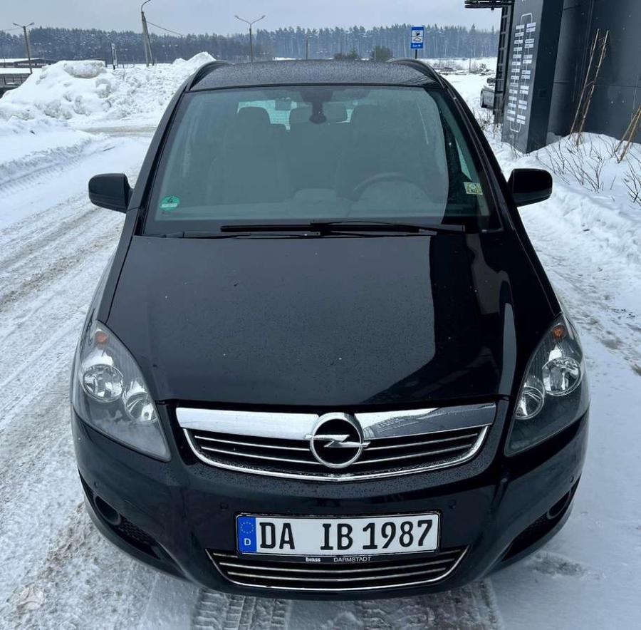 Black Opel Zafira 2010 in Vilnius, with an engine capacity of 1.70 L and mileage of 209 thousand km for 3400 €, photo 5 on AUTOMOTO.COM.LV