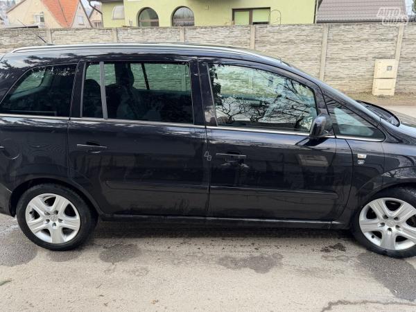 Black Opel Zafira 2010 in Kaunas, with an engine capacity of 1.70 L and mileage of 262 thousand km for 1450 €, photo 4 on AUTOMOTO.COM.LV
