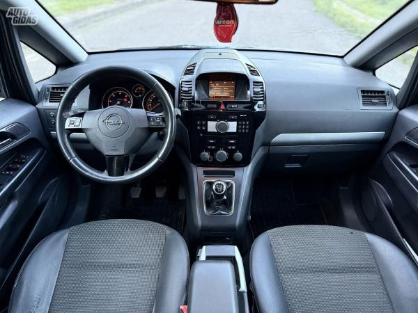 Black Opel Zafira 2010 in Vilnius, with an engine capacity of 1.90 L and mileage of 289 thousand km for 1850 €, photo 6 on AUTOMOTO.COM.LV