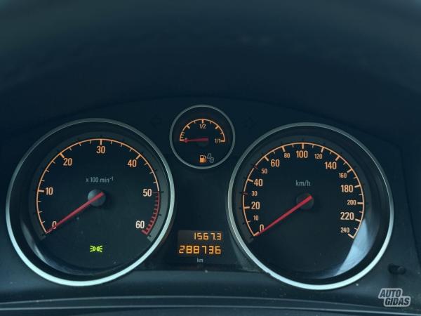 Black Opel Zafira 2010 in Vilnius, with an engine capacity of 1.90 L and mileage of 289 thousand km for 1850 €, photo 8 on AUTOMOTO.COM.LV
