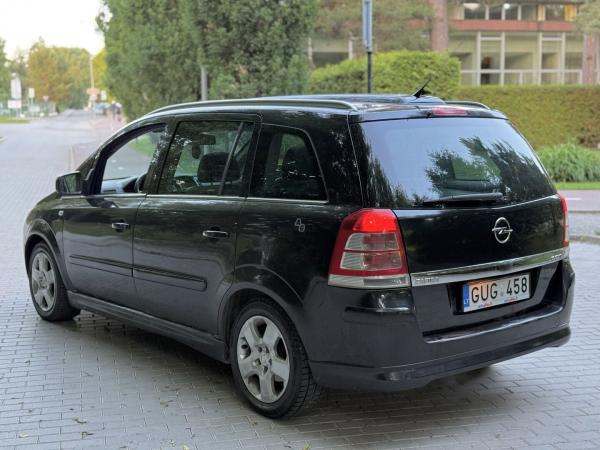 Melns Opel Zafira 2010 Viļņa, ar dzinēja tilpumu 1.90 L un nobraukumu 289 tūkst. km par 1600 €, foto 5 vietnē AUTOMOTO.COM.LV