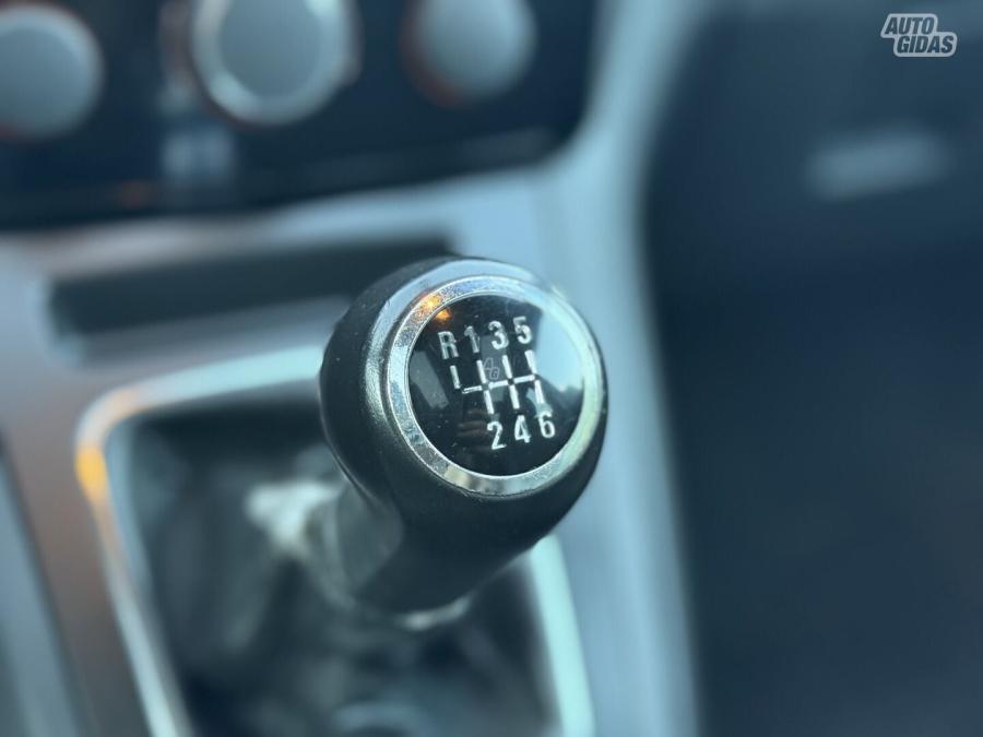 Black Opel Zafira 2010 in Vilnius, with an engine capacity of 1.90 L and mileage of 289 thousand km for 1850 €, photo 11 on AUTOMOTO.COM.LV