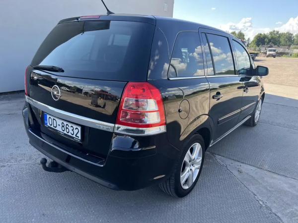 Black Opel Zafira 2010 in Jekabpils, with an engine capacity of 1.70 L and mileage of 347 thousand km for 3400 €, photo 6 on AUTOMOTO.COM.LV