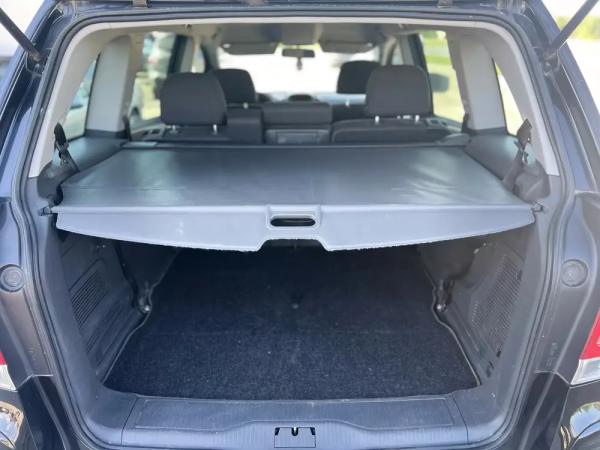 Black Opel Zafira 2010 in Jekabpils, with an engine capacity of 1.70 L and mileage of 347 thousand km for 3400 €, photo 9 on AUTOMOTO.COM.LV