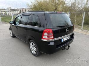 Черный Опель Зафира 2010 в Даугавпилс, объемом двигателя 1.90 л и пробегом 193 тыс. км за 3500 €, фото 4 на AUTOMOTO.COM.LV