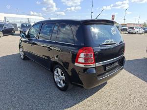 Black Opel Zafira 2010 in Marijampole, with an engine capacity of 1.60 L and mileage of 234 thousand km for 2200 €, photo 3 on AUTOMOTO.COM.LV