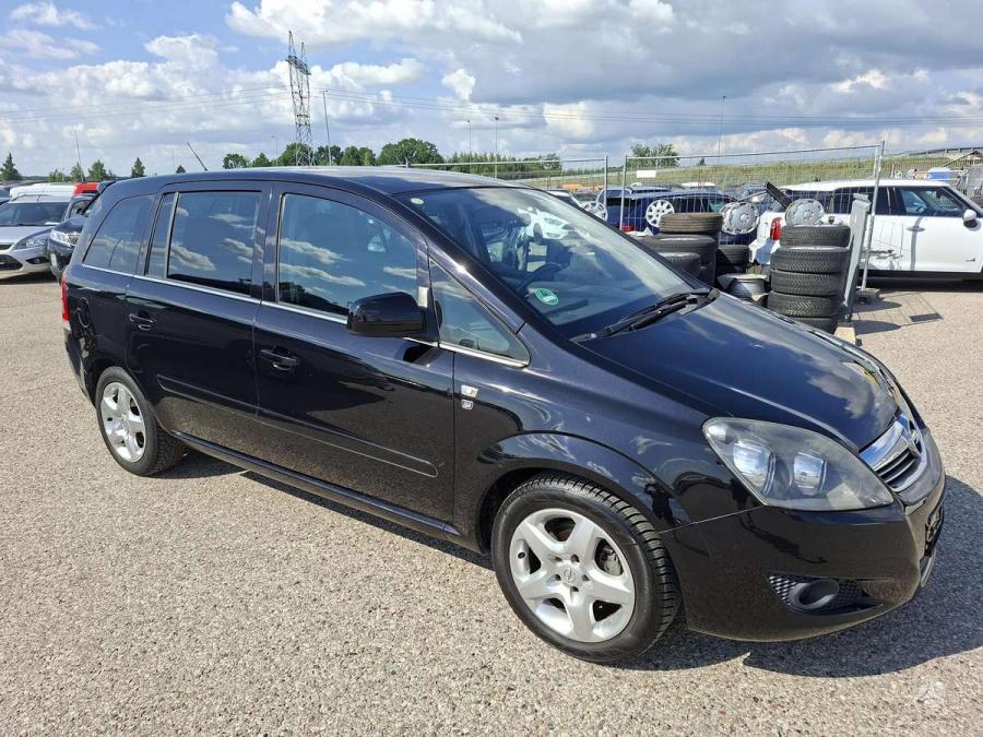Black Opel Zafira 2010 in Marijampole, with an engine capacity of 1.60 L and mileage of 234 thousand km for 2200 €, photo 5 on AUTOMOTO.COM.LV