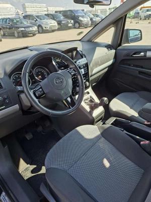 Black Opel Zafira 2010 in Marijampole, with an engine capacity of 1.60 L and mileage of 234 thousand km for 2200 €, photo 8 on AUTOMOTO.COM.LV