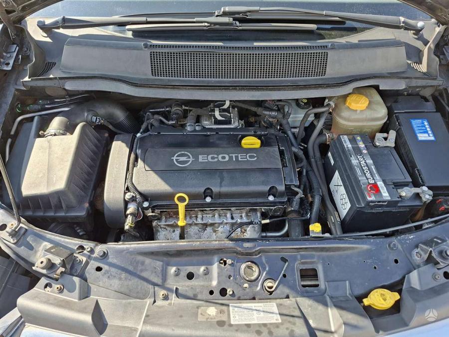 Black Opel Zafira 2010 in Marijampole, with an engine capacity of 1.60 L and mileage of 234 thousand km for 2200 €, photo 11 on AUTOMOTO.COM.LV