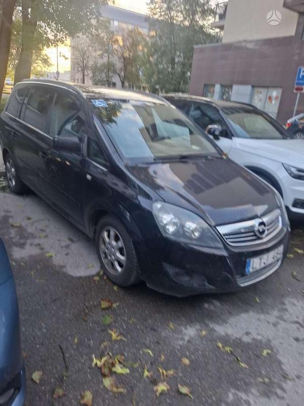 Black Opel Zafira 2010 in Vilnius, with an engine capacity of 1.80 L and mileage of 287 thousand km for 2600 €, photo 1 on AUTOMOTO.COM.LV