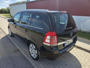 Melns Opel Zafira 2010 Vilkaviškis, ar dzinēja tilpumu 1.91 L un nobraukumu 215 tūkst. km par 3100 €, foto 4 vietnē AUTOMOTO.COM.LV