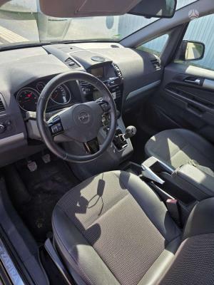 Melns Opel Zafira 2010 Vilkaviškis, ar dzinēja tilpumu 1.91 L un nobraukumu 215 tūkst. km par 3100 €, foto 10 vietnē AUTOMOTO.COM.LV
