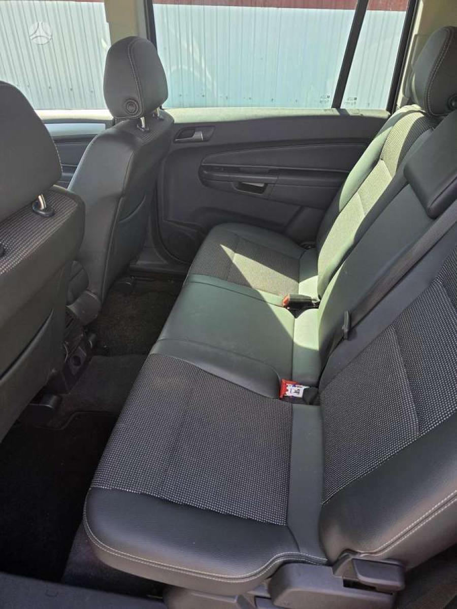 Melns Opel Zafira 2010 Vilkaviškis, ar dzinēja tilpumu 1.91 L un nobraukumu 215 tūkst. km par 3100 €, foto 13 vietnē AUTOMOTO.COM.LV