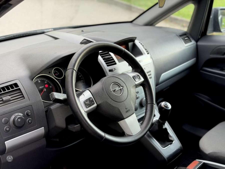 Melns Opel Zafira 2010 Viļņa, ar dzinēja tilpumu 1.90 L un nobraukumu 276 tūkst. km par 2000 €, foto 11 vietnē AUTOMOTO.COM.LV