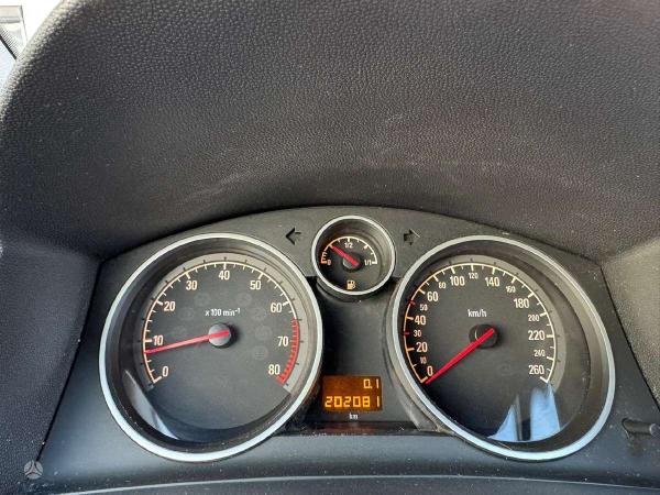 Black Opel Zafira 2011 in Jurbarkas, with an engine capacity of 1.80 L and mileage of 202 thousand km for 3550 €, photo 11 on AUTOMOTO.COM.LV