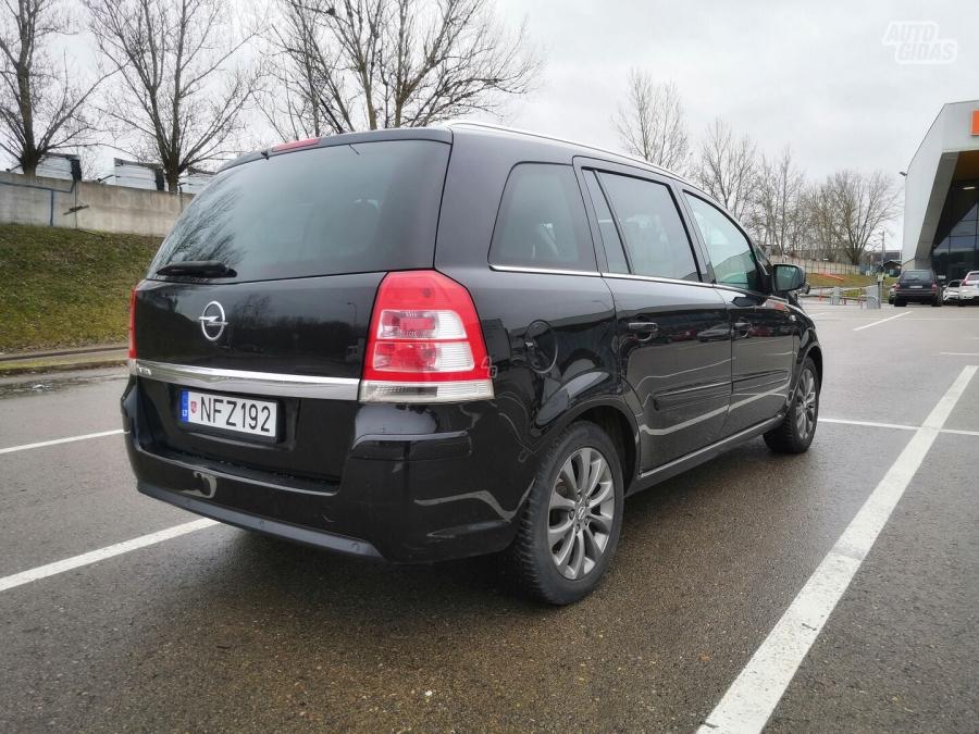 Melns Opel Zafira 2011 Viļņa, ar dzinēja tilpumu 1.80 L un nobraukumu 245 tūkst. km par 3100 €, foto 3 vietnē AUTOMOTO.COM.LV