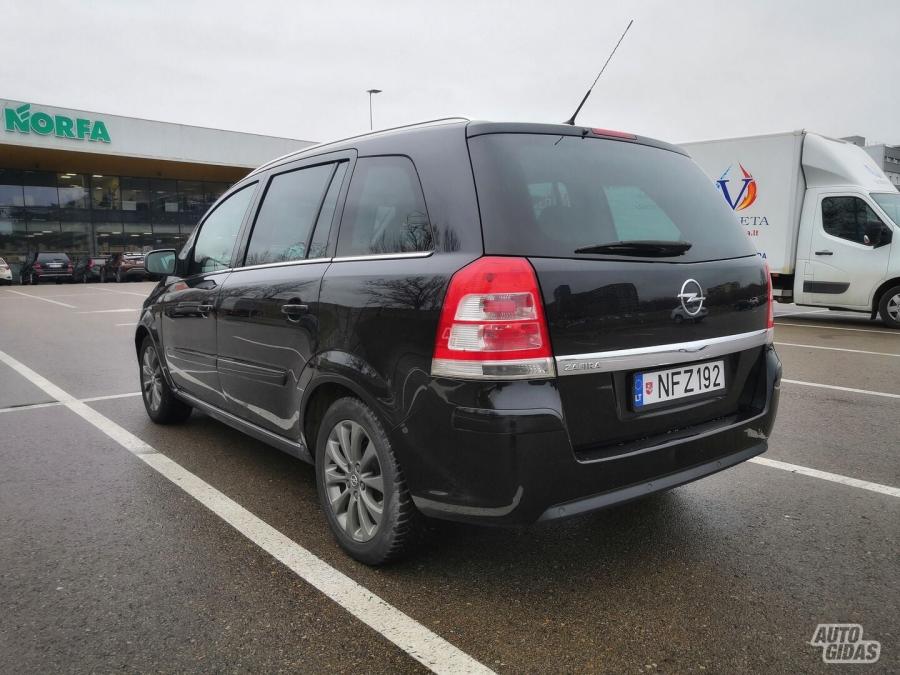 Melns Opel Zafira 2011 Viļņa, ar dzinēja tilpumu 1.80 L un nobraukumu 245 tūkst. km par 3100 €, foto 4 vietnē AUTOMOTO.COM.LV