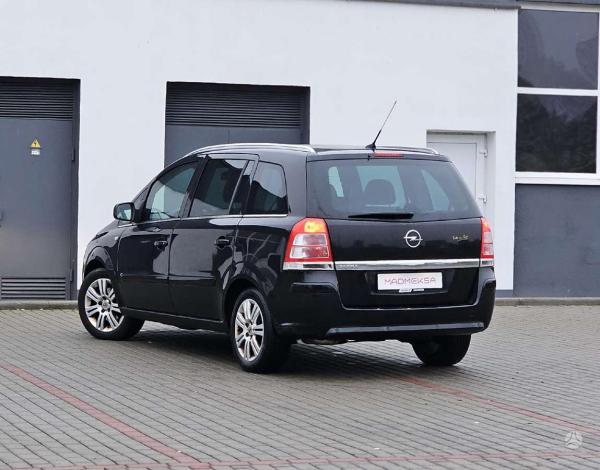 Black Opel Zafira 2011 in Vilnius, with an engine capacity of 1.80 L and mileage of 259 thousand km for 3490 €, photo 6 on AUTOMOTO.COM.LV