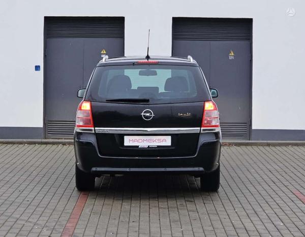 Black Opel Zafira 2011 in Vilnius, with an engine capacity of 1.80 L and mileage of 259 thousand km for 3490 €, photo 10 on AUTOMOTO.COM.LV