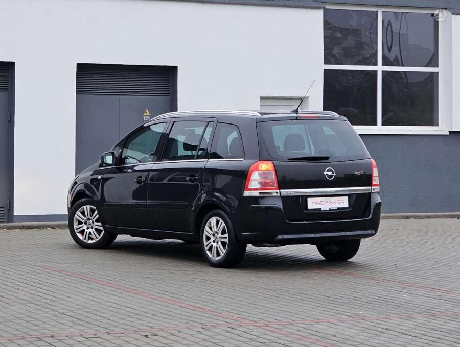Black Opel Zafira 2011 in Vilnius, with an engine capacity of 1.80 L and mileage of 259 thousand km for 3490 €, photo 2 on AUTOMOTO.COM.LV