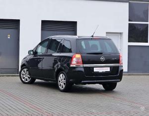 Black Opel Zafira 2011 in Vilnius, with an engine capacity of 1.80 L and mileage of 259 thousand km for 3490 €, photo 6 on AUTOMOTO.COM.LV