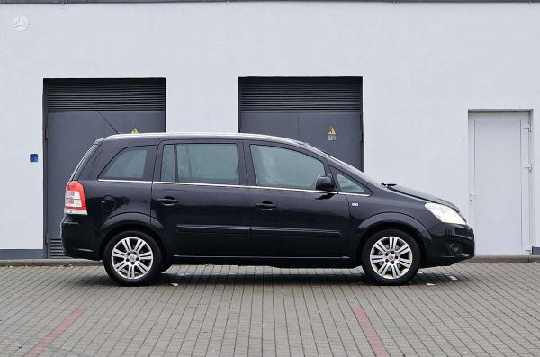 Black Opel Zafira 2011 in Vilnius, with an engine capacity of 1.80 L and mileage of 259 thousand km for 3490 €, photo 3 on AUTOMOTO.COM.LV