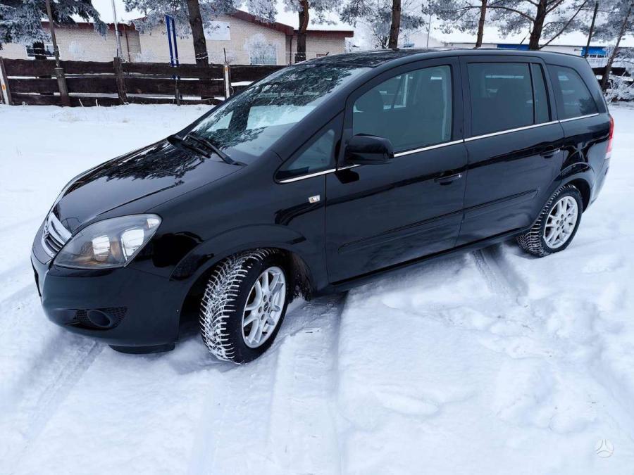 Black Opel Zafira 2011 in Marijampole, with an engine capacity of 1.69 L and mileage of 238 thousand km for 3250 €, photo 12 on AUTOMOTO.COM.LV
