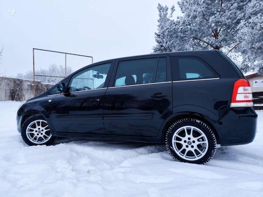 Black Opel Zafira 2011 in Marijampole, with an engine capacity of 1.69 L and mileage of 238 thousand km for 3250 €, photo 13 on AUTOMOTO.COM.LV