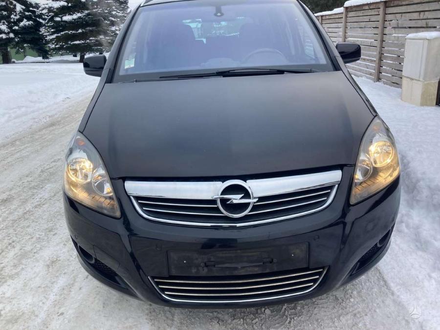 Melns Opel Zafira 2011 Kauņa, ar dzinēja tilpumu 1.69 L un nobraukumu 195 tūkst. km par 2900 €, foto 2 vietnē AUTOMOTO.COM.LV