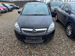 Black Opel Zafira 2011 in Ukmerge, with an engine capacity of 1.80 L and mileage of 330 thousand km for 1800 €, photo 2 on AUTOMOTO.COM.LV