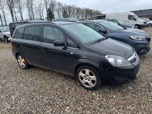 Black Opel Zafira 2011 in Ukmerge, with an engine capacity of 1.80 L and mileage of 330 thousand km for 1800 €, photo 3 on AUTOMOTO.COM.LV