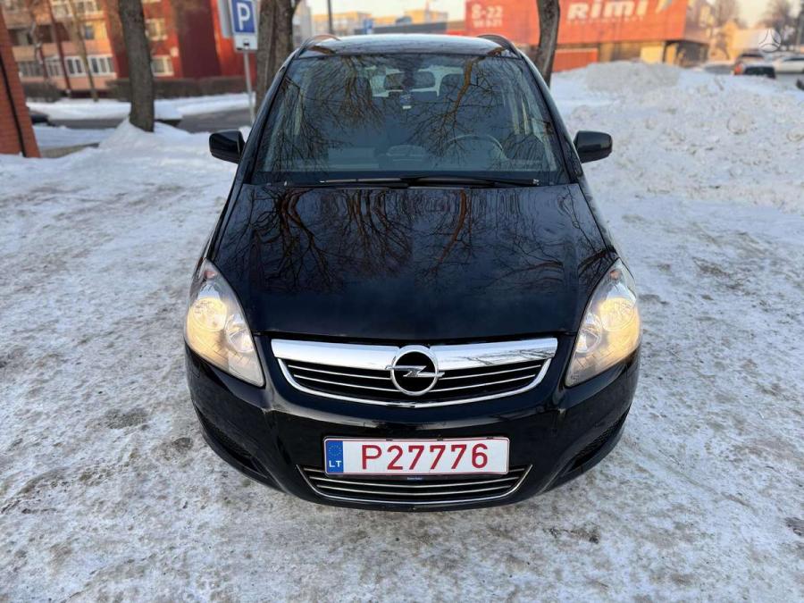 Black Opel Zafira 2011 in Ukmerge, with an engine capacity of 1.80 L and mileage of 320 thousand km for 2000 €, photo 2 on AUTOMOTO.COM.LV