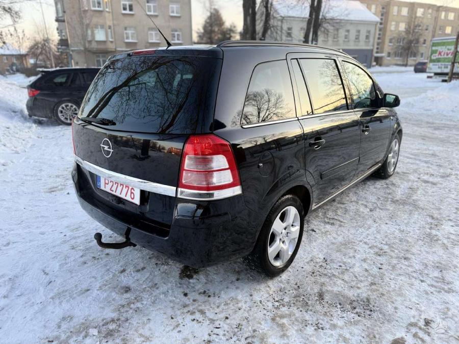Black Opel Zafira 2011 in Ukmerge, with an engine capacity of 1.80 L and mileage of 320 thousand km for 2000 €, photo 5 on AUTOMOTO.COM.LV