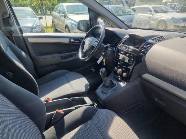 Melns Opel Zafira 2011 Kauņa, ar dzinēja tilpumu 1.70 L un nobraukumu 262 tūkst. km par 2650 €, foto 5 vietnē AUTOMOTO.COM.LV
