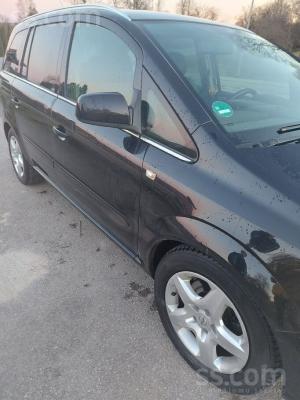 Melns Opel Zafira 2011 Tukums, ar dzinēja tilpumu 1.70 L un nobraukumu 256 tūkst. km par 3400 €, foto  vietnē AUTOMOTO.COM.LV