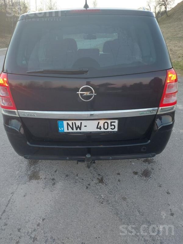Melns Opel Zafira 2011 Tukums, ar dzinēja tilpumu 1.70 L un nobraukumu 256 tūkst. km par 3400 €, foto 2 vietnē AUTOMOTO.COM.LV