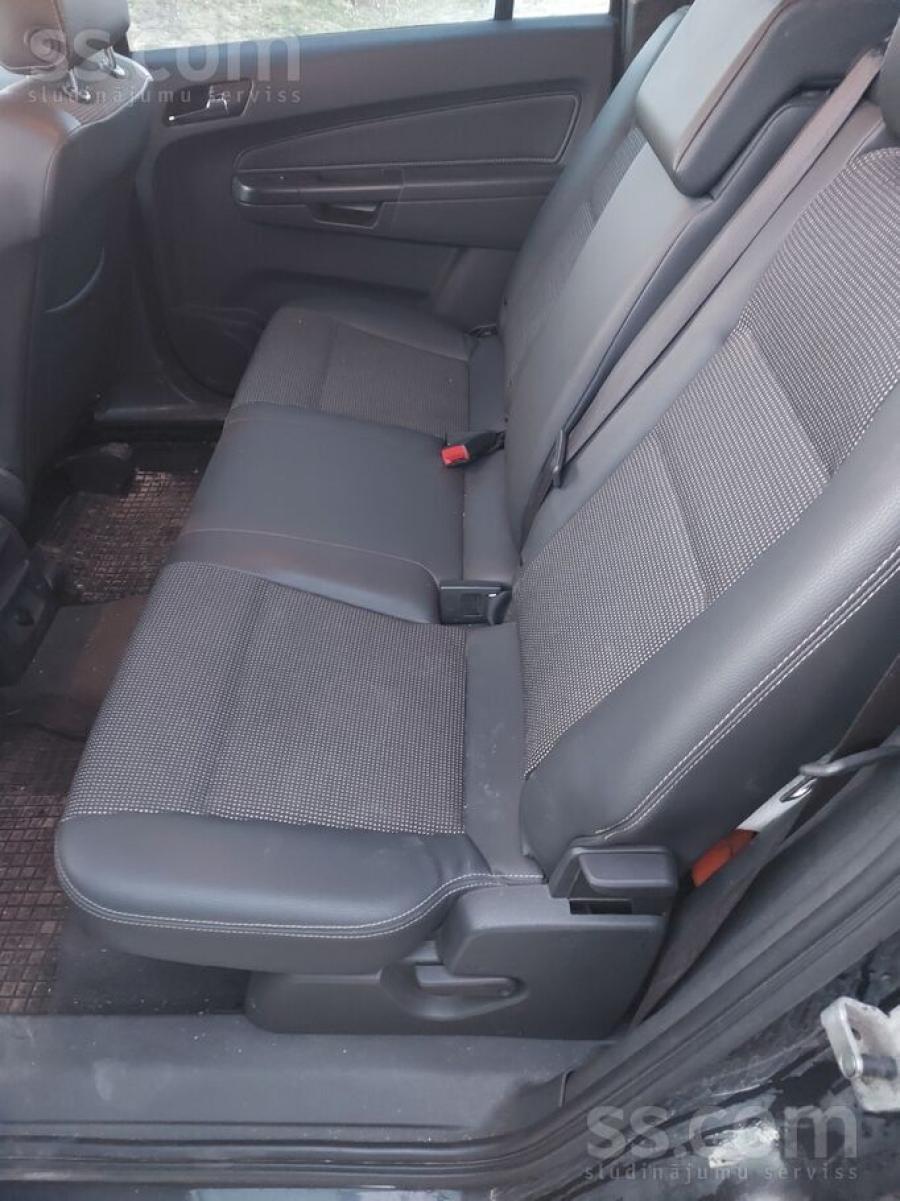 Melns Opel Zafira 2011 Tukums, ar dzinēja tilpumu 1.70 L un nobraukumu 256 tūkst. km par 3400 €, foto 7 vietnē AUTOMOTO.COM.LV