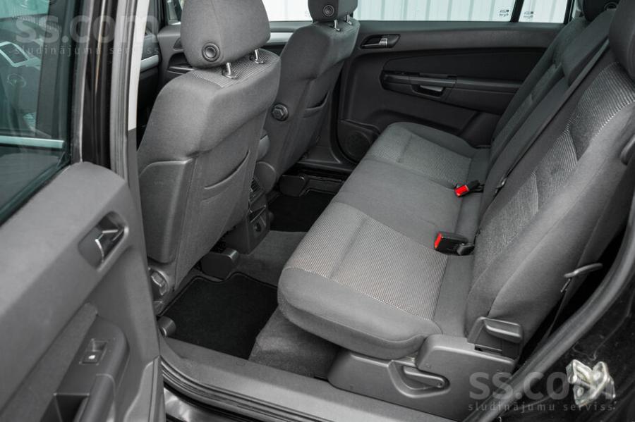 Melns Opel Zafira 2011 Ogre, ar dzinēja tilpumu 1.80 L un nobraukumu 207 tūkst. km par 4900 €, foto 18 vietnē AUTOMOTO.COM.LV