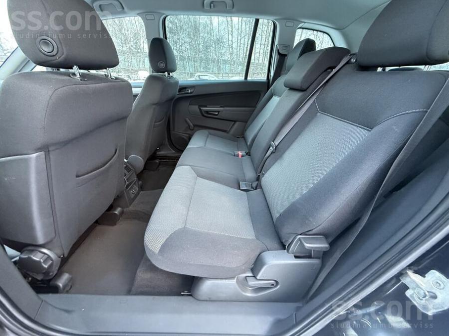 Melns Opel Zafira 2011 Rīga, ar dzinēja tilpumu 1.70 L un nobraukumu 0 tūkst. km par 2490 €, foto 12 vietnē AUTOMOTO.COM.LV
