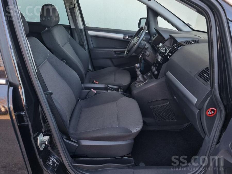Melns Opel Zafira 2011 Ogre, ar dzinēja tilpumu 1.70 L un nobraukumu 287 tūkst. km par 3850 €, foto 10 vietnē AUTOMOTO.COM.LV