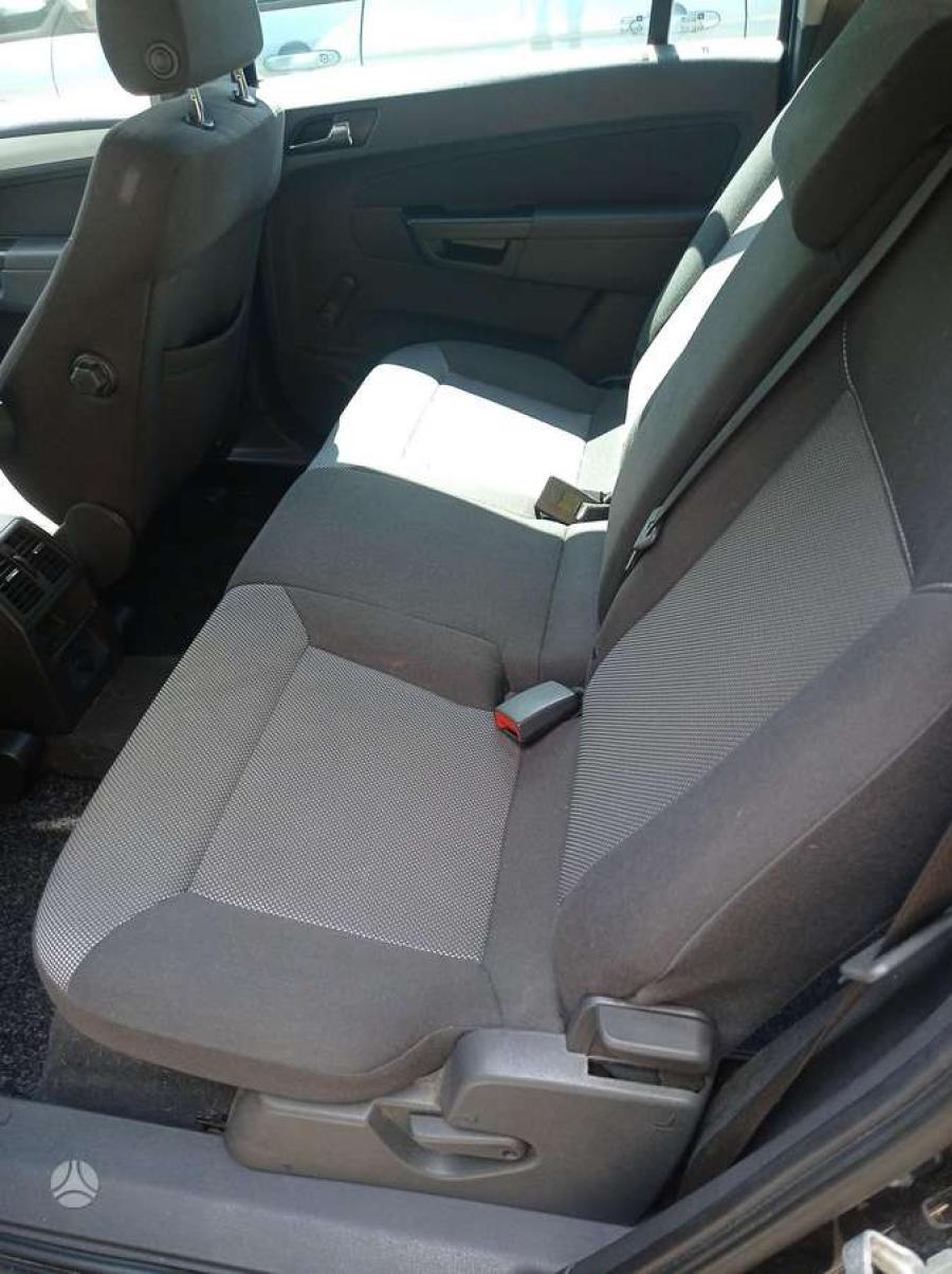 Melns Opel Zafira 2011 Švenčionys, ar dzinēja tilpumu 1.80 L un nobraukumu 288 tūkst. km par 2950 €, foto 6 vietnē AUTOMOTO.COM.LV