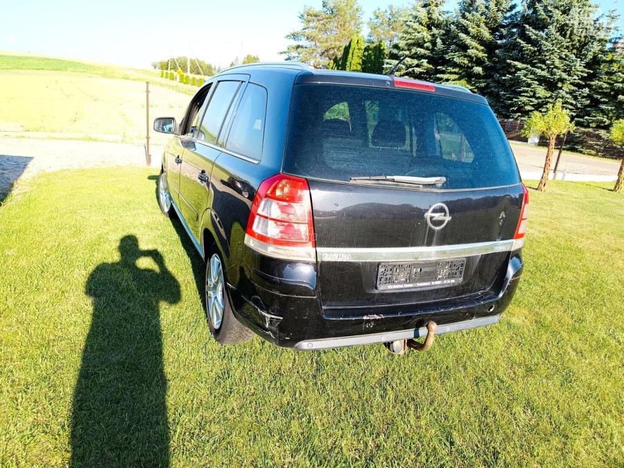 Melns Opel Zafira 2011 Marijampole, ar dzinēja tilpumu 1.70 L un nobraukumu 275 tūkst. km par 2000 €, foto 6 vietnē AUTOMOTO.COM.LV