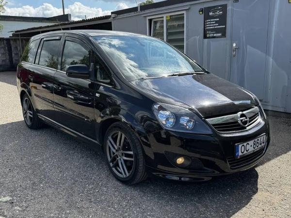 Black Opel Zafira 2011 in Daugavpils, with an engine capacity of 1.80 L and mileage of 204 thousand km for 4000 €, photo 1 on AUTOMOTO.COM.LV