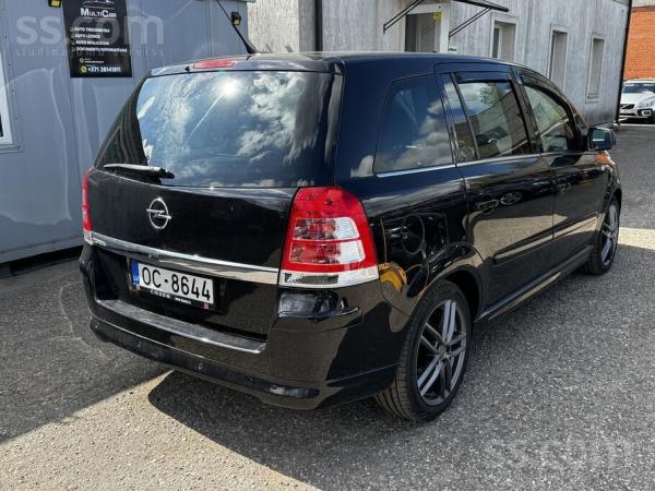 Melns Opel Zafira 2011 Daugavpils, ar dzinēja tilpumu 1.80 L un nobraukumu 0 tūkst. km par 4000 €, foto 6 vietnē AUTOMOTO.COM.LV